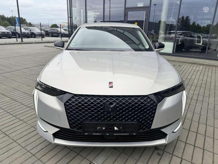 Grey DS 4 2023 in Kaunas, with an engine capacity of 1.20 L and mileage of 110 thousand km for 17900 €, photo 3 on AUTOMOTO.COM.LV