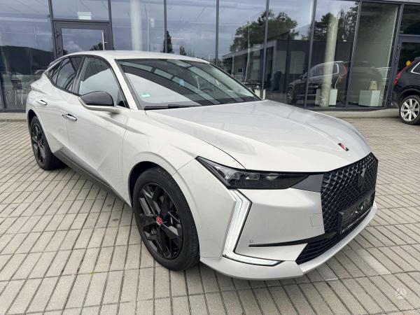 Grey DS 4 2023 in Kaunas, with an engine capacity of 1.20 L and mileage of 110 thousand km for 17900 €, photo 3 on AUTOMOTO.COM.LV