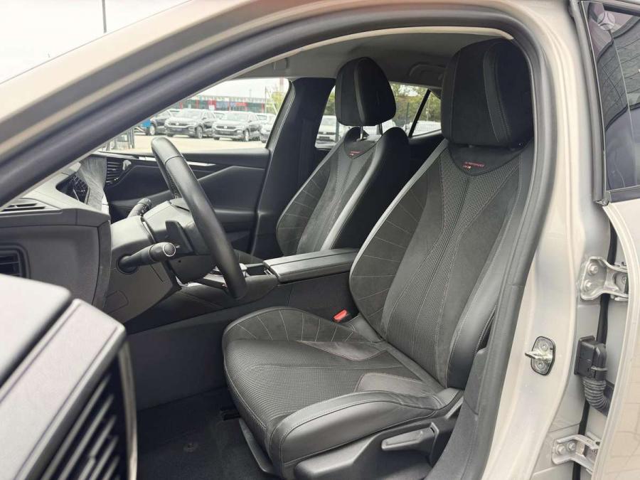 Grey DS 4 2023 in Kaunas, with an engine capacity of 1.20 L and mileage of 110 thousand km for 17900 €, photo 8 on AUTOMOTO.COM.LV
