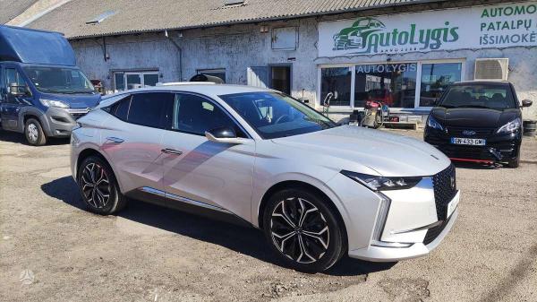 Pelēks DS 4 2024 Klaipėda, ar dzinēja tilpumu 1.50 L un nobraukumu 16 tūkst. km par 29754 €, foto 1 vietnē AUTOMOTO.COM.LV