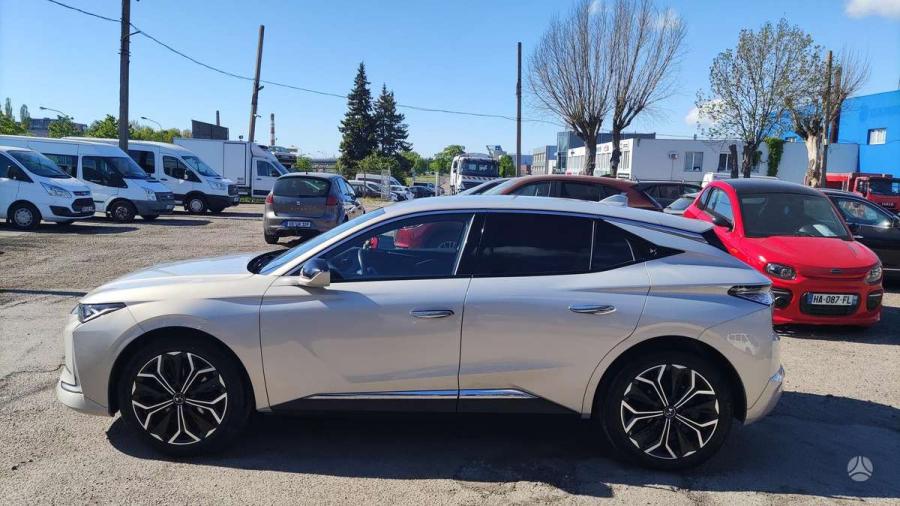 Grey DS 4 2024 in Klaipeda, with an engine capacity of 1.50 L and mileage of 16 thousand km for 29754 €, photo 3 on AUTOMOTO.COM.LV