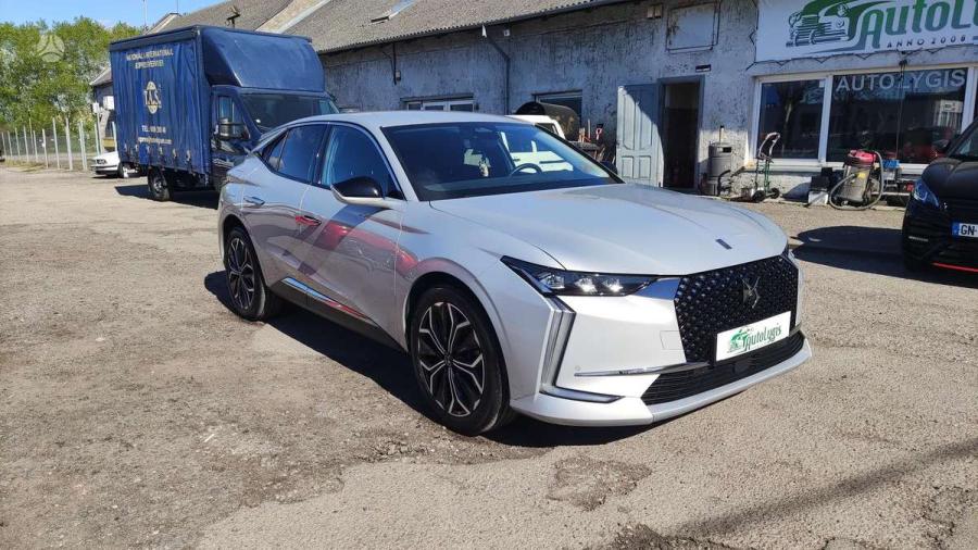 Grey DS 4 2024 in Klaipeda, with an engine capacity of 1.50 L and mileage of 16 thousand km for 29754 €, photo 5 on AUTOMOTO.COM.LV
