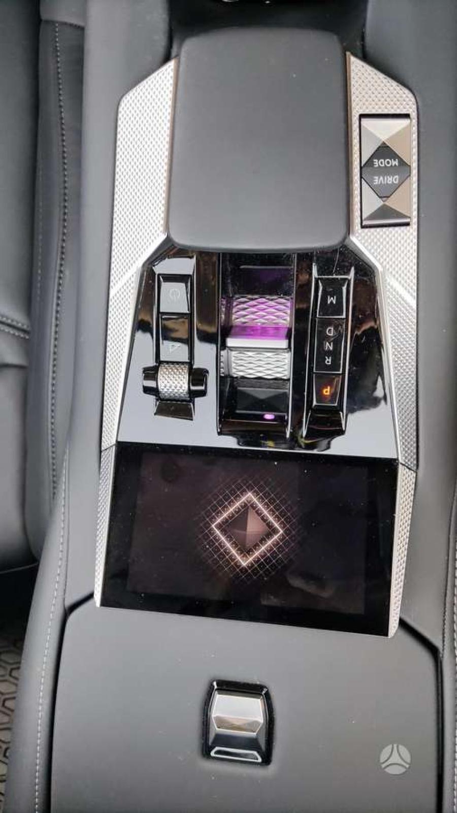 Grey DS 4 2024 in Klaipeda, with an engine capacity of 1.50 L and mileage of 16 thousand km for 29754 €, photo 24 on AUTOMOTO.COM.LV
