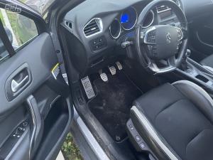DS 4 2012 in Sakiai, with an engine capacity of 1.60 L and mileage of 251 thousand km for 2500 €, photo 8 on AUTOMOTO.COM.LV