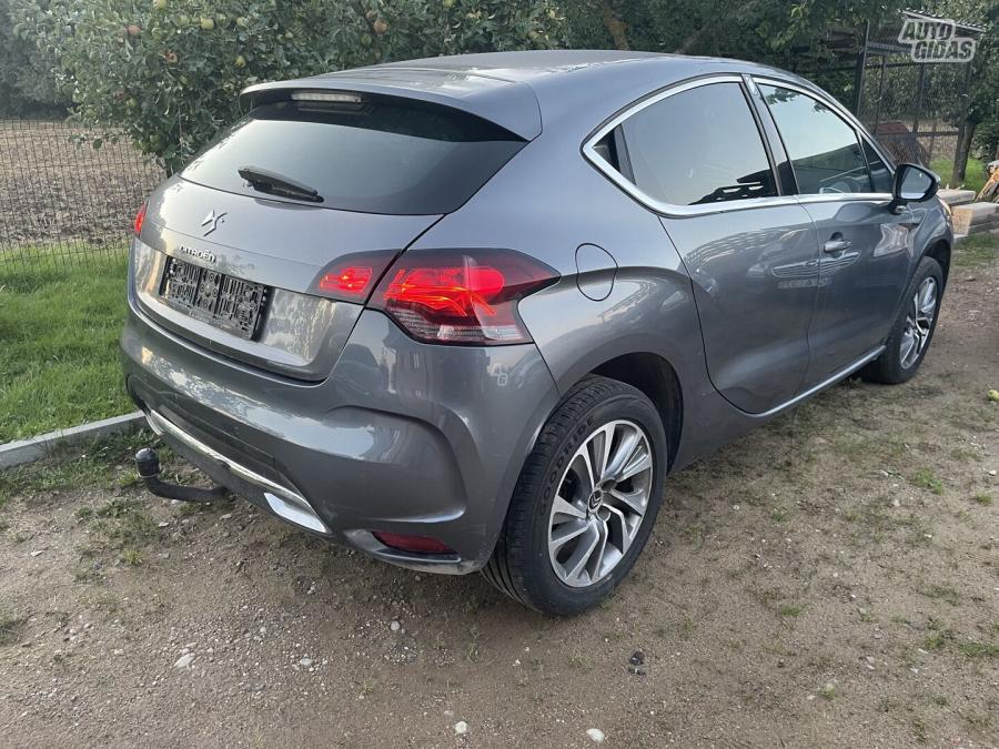 DS 4 2012 in Sakiai, with an engine capacity of 1.60 L and mileage of 251 thousand km for 2299 €, photo 5 on AUTOMOTO.COM.LV