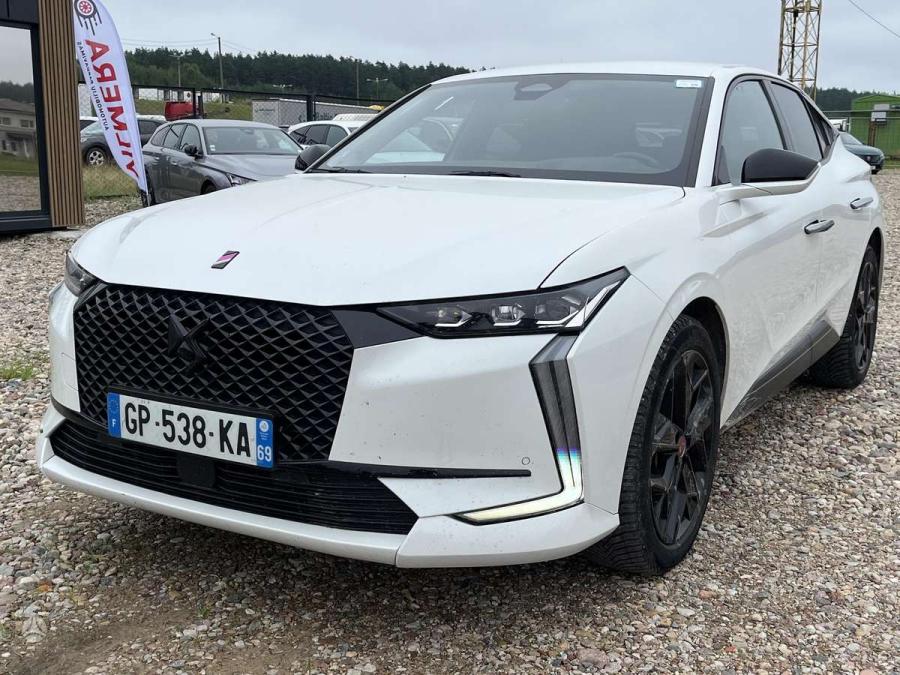 White DS 4 2023 in Vilnius, with an engine capacity of 1.20 L and mileage of 151 thousand km for 15670 €, photo 1 on AUTOMOTO.COM.LV