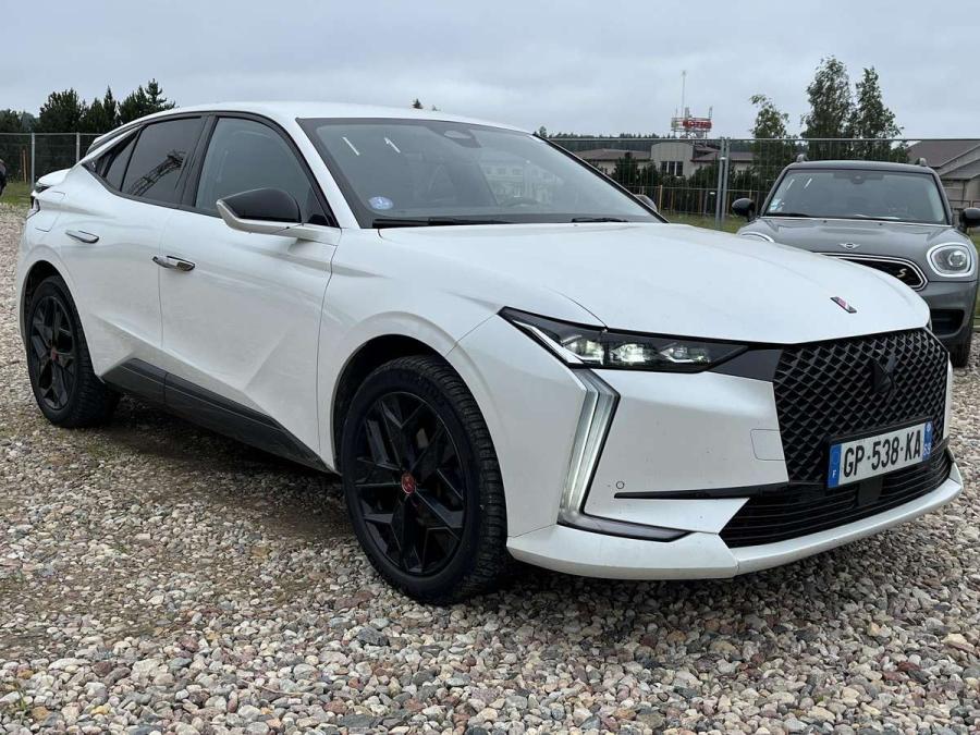White DS 4 2023 in Vilnius, with an engine capacity of 1.20 L and mileage of 151 thousand km for 15670 €, photo 8 on AUTOMOTO.COM.LV