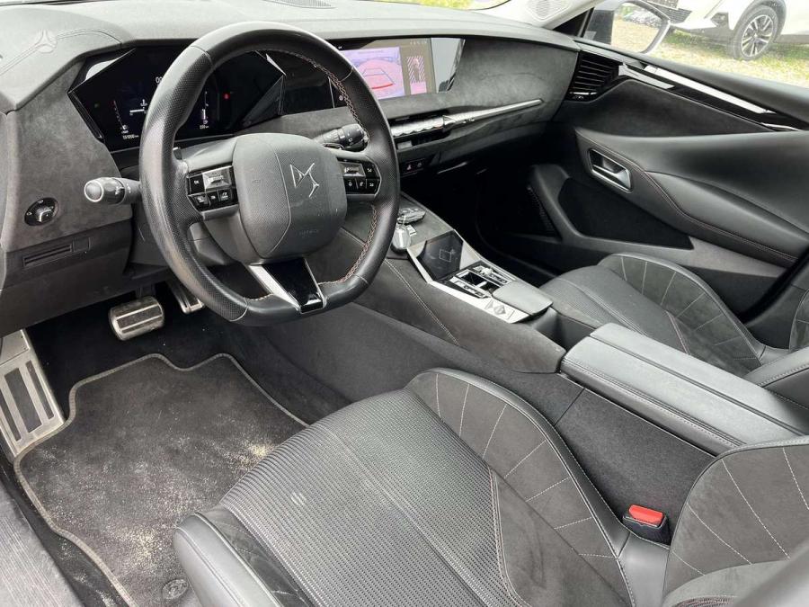 White DS 4 2023 in Vilnius, with an engine capacity of 1.20 L and mileage of 151 thousand km for 15670 €, photo 12 on AUTOMOTO.COM.LV