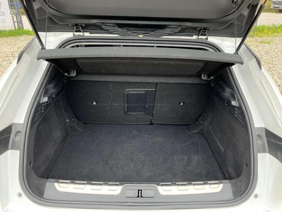 White DS 4 2023 in Vilnius, with an engine capacity of 1.20 L and mileage of 151 thousand km for 15670 €, photo 14 on AUTOMOTO.COM.LV