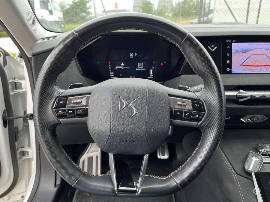 White DS 4 2023 in Vilnius, with an engine capacity of 1.20 L and mileage of 151 thousand km for 15670 €, photo 16 on AUTOMOTO.COM.LV
