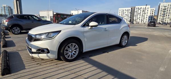 Белый DS 4 2016 в Вильнюс, объемом двигателя 1.60 л и пробегом 153 тыс. км за 5600 €, фото 3 на AUTOMOTO.COM.LV