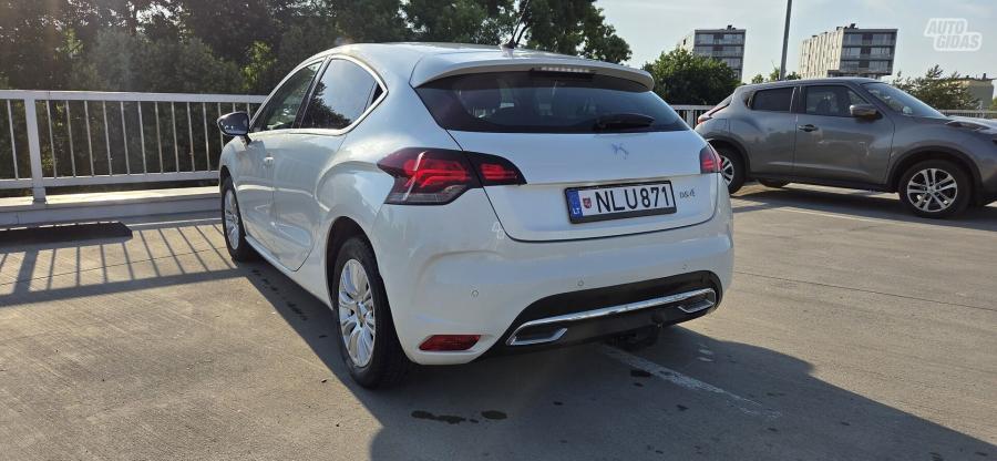 White DS 4 2016 in Vilnius, with an engine capacity of 1.60 L and mileage of 153 thousand km for 5600 €, photo 13 on AUTOMOTO.COM.LV