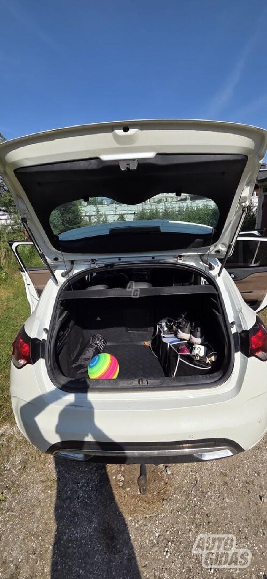 White DS 4 2016 in Vilnius, with an engine capacity of 1.60 L and mileage of 153 thousand km for 5600 €, photo 14 on AUTOMOTO.COM.LV
