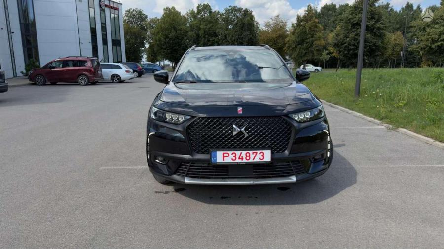 Black DS 7 2022 in Kaunas, with an engine capacity of 1.50 L and mileage of 100 thousand km for 18937 €, photo 4 on AUTOMOTO.COM.LV
