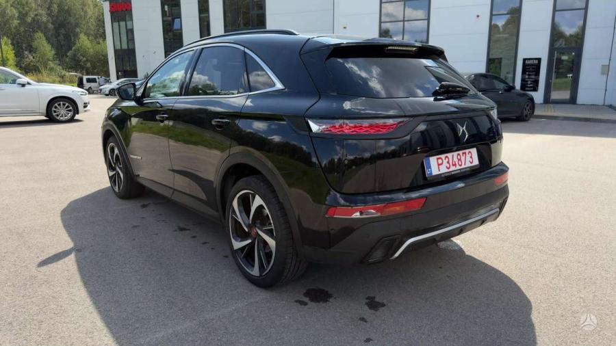 Black DS 7 2022 in Kaunas, with an engine capacity of 1.50 L and mileage of 100 thousand km for 18937 €, photo 7 on AUTOMOTO.COM.LV