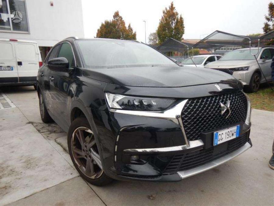 Black DS 7 Crossback 2021 in Vilnius, with an engine capacity of 1.50 L and mileage of 230 thousand km for 15730 €, photo 1 on AUTOMOTO.COM.LV