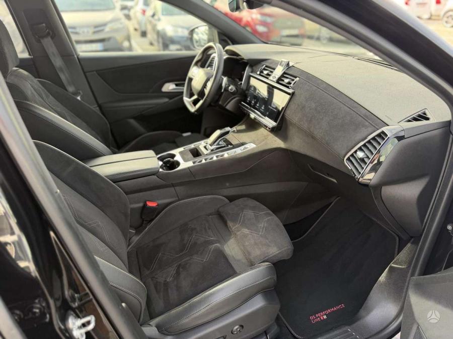 Melns DS 7 Crossback 2023 Tauragė, ar dzinēja tilpumu 1.50 L un nobraukumu 211 tūkst. km par 16900 €, foto 6 vietnē AUTOMOTO.COM.LV