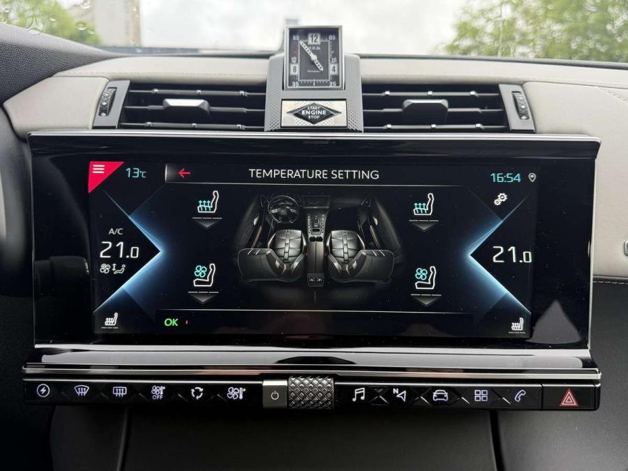Blue DS 7 Crossback 2021 in Vilnius, with an engine capacity of 1.60 L and mileage of 70 thousand km for 23800 €, photo 18 on AUTOMOTO.COM.LV