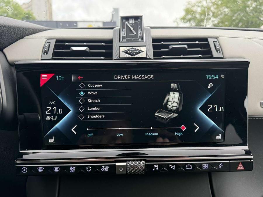 Blue DS 7 Crossback 2021 in Vilnius, with an engine capacity of 1.60 L and mileage of 70 thousand km for 23800 €, photo 19 on AUTOMOTO.COM.LV