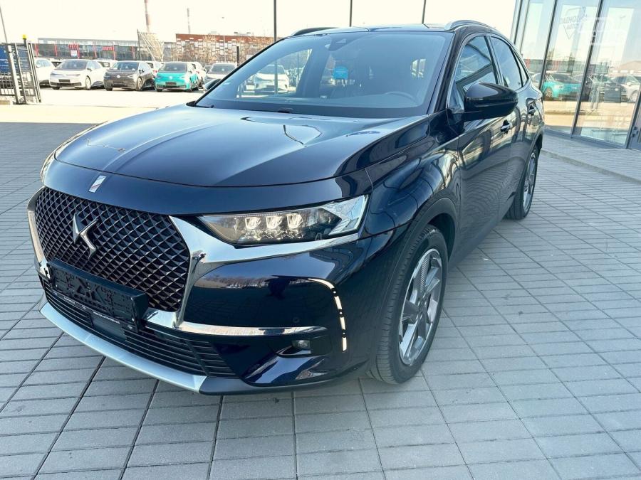 Blue DS 7 Crossback 2022 in Kaunas, with an engine capacity of 1.60 L and mileage of 192 thousand km for 18900 €, photo 1 on AUTOMOTO.COM.LV