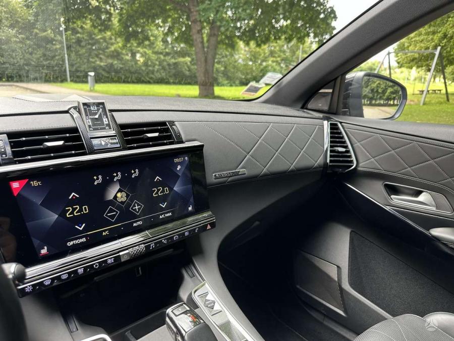 DS 7 Crossback 2018 Tauragė, ar dzinēja tilpumu 2.00 L un nobraukumu 121 tūkst. km par 16800 €, foto 20 vietnē AUTOMOTO.COM.LV