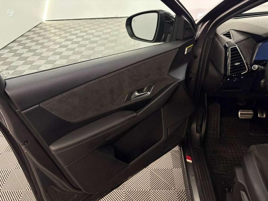 Grey DS 7 Crossback 2018 in Marijampole, with an engine capacity of 2.00 L and mileage of 280 thousand km for 13999 €, photo 31 on AUTOMOTO.COM.LV