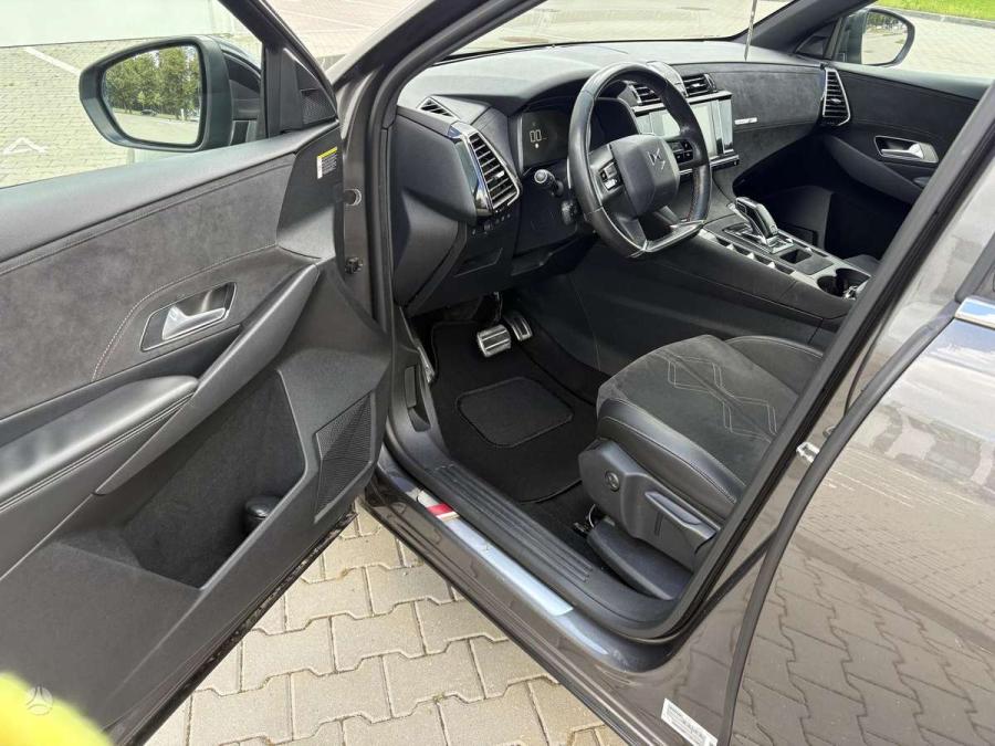 Grey DS 7 Crossback 2018 in Kaunas, with an engine capacity of 2.00 L and mileage of 210 thousand km for 13900 €, photo 10 on AUTOMOTO.COM.LV