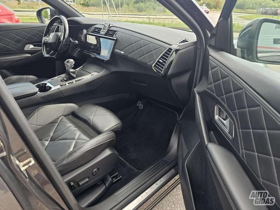 Grey DS 7 Crossback 2018 in Ukmerge, with an engine capacity of 1.50 L and mileage of 255 thousand km for 11850 €, photo 26 on AUTOMOTO.COM.LV
