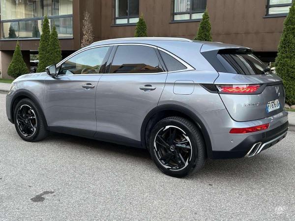 Grey DS 7 Crossback 2020 in Kaunas, with an engine capacity of 1.60 L and mileage of 178 thousand km for 20449 €, photo 5 on AUTOMOTO.COM.LV