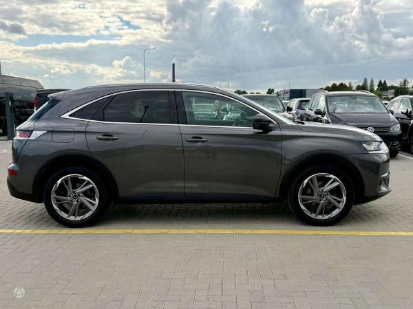 Grey DS 7 Crossback 2020 in Taurage, with an engine capacity of 1.50 L and mileage of 156 thousand km for 13500 €, photo 4 on AUTOMOTO.COM.LV