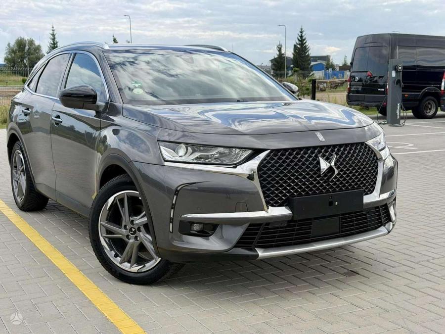 Grey DS 7 Crossback 2020 in Taurage, with an engine capacity of 1.50 L and mileage of 156 thousand km for 13500 €, photo 5 on AUTOMOTO.COM.LV