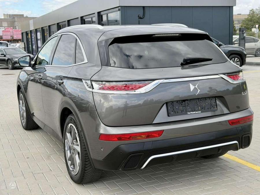 Grey DS 7 Crossback 2020 in Taurage, with an engine capacity of 1.50 L and mileage of 156 thousand km for 13500 €, photo 9 on AUTOMOTO.COM.LV