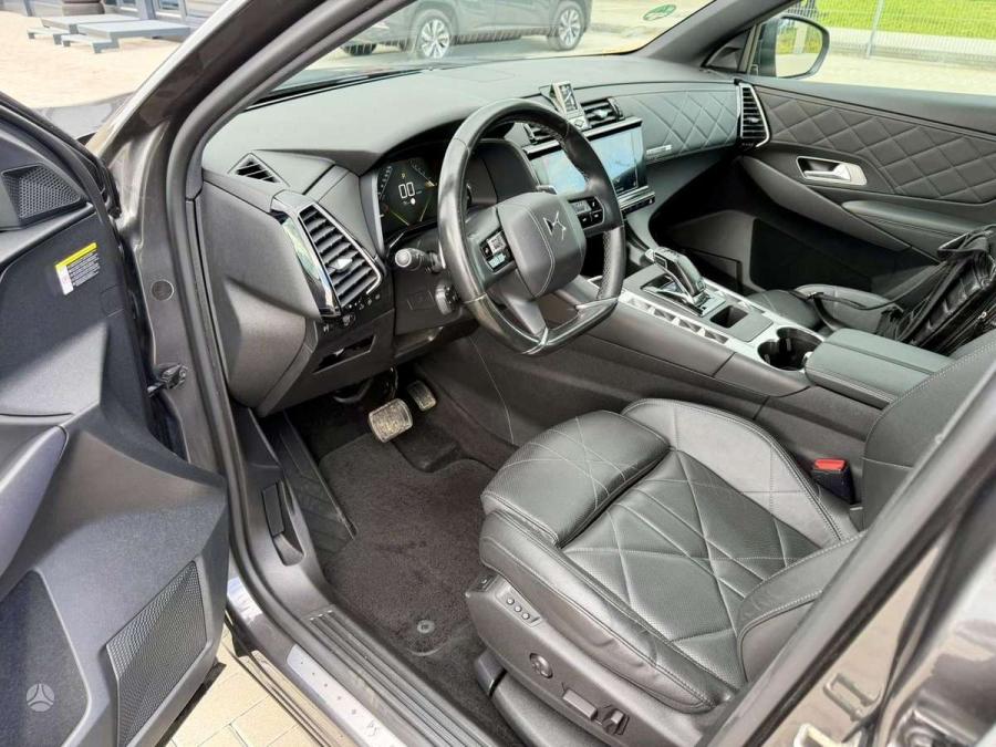 Grey DS 7 Crossback 2020 in Taurage, with an engine capacity of 1.50 L and mileage of 156 thousand km for 13500 €, photo 22 on AUTOMOTO.COM.LV