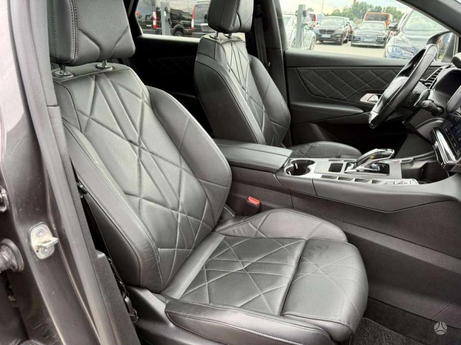 Grey DS 7 Crossback 2020 in Taurage, with an engine capacity of 1.50 L and mileage of 156 thousand km for 13500 €, photo 26 on AUTOMOTO.COM.LV