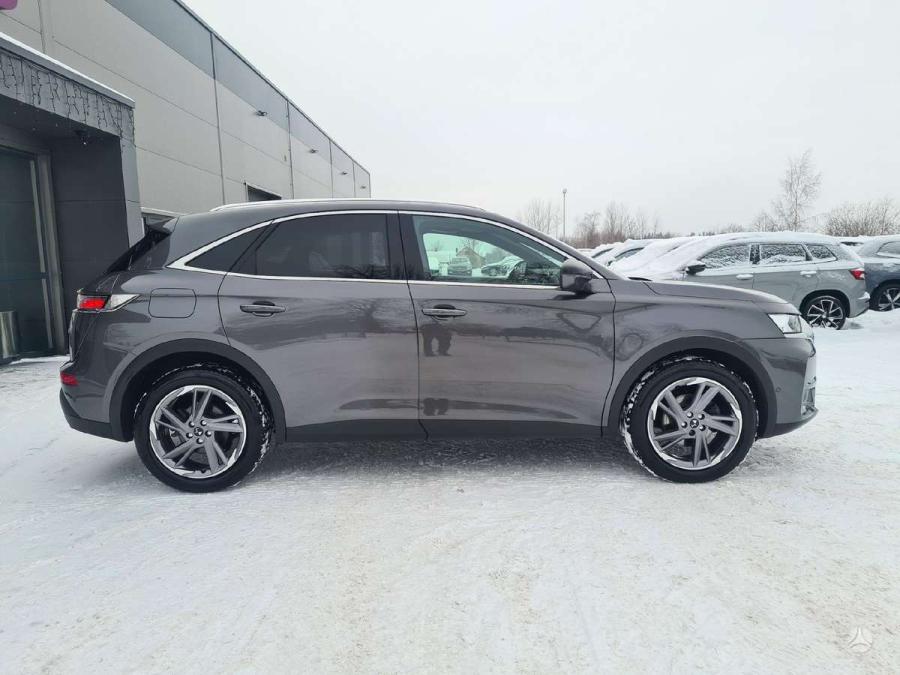 Grey DS 7 Crossback 2021 in Siauliai, with an engine capacity of 1.60 L and mileage of 152 thousand km for 21417 €, photo 5 on AUTOMOTO.COM.LV