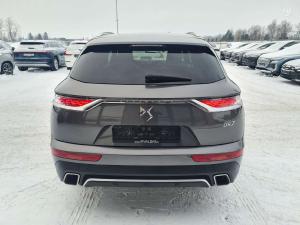 Grey DS 7 Crossback 2021 in Siauliai, with an engine capacity of 1.60 L and mileage of 152 thousand km for 21417 €, photo 7 on AUTOMOTO.COM.LV
