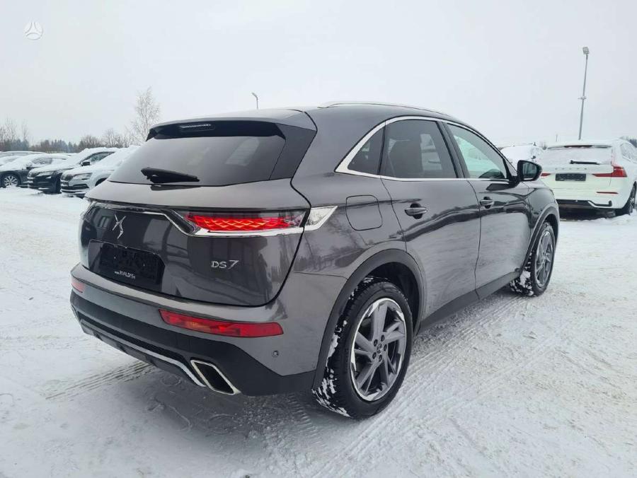 Grey DS 7 Crossback 2021 in Siauliai, with an engine capacity of 1.60 L and mileage of 152 thousand km for 21417 €, photo 8 on AUTOMOTO.COM.LV