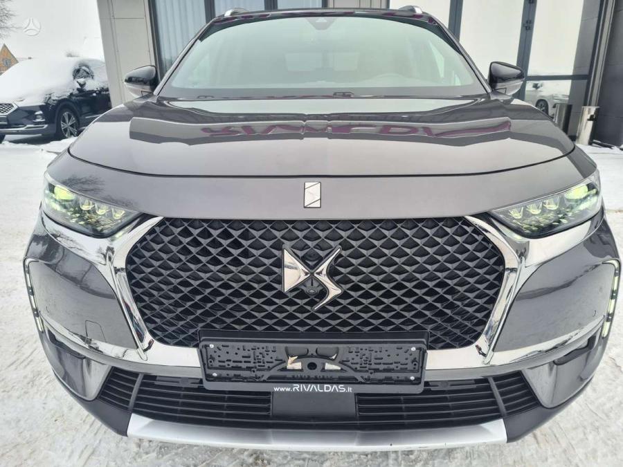 Grey DS 7 Crossback 2021 in Siauliai, with an engine capacity of 1.60 L and mileage of 152 thousand km for 21417 €, photo 9 on AUTOMOTO.COM.LV