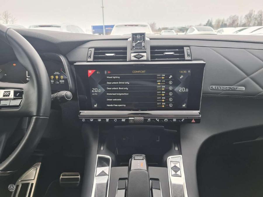Grey DS 7 Crossback 2021 in Siauliai, with an engine capacity of 1.60 L and mileage of 152 thousand km for 21417 €, photo 30 on AUTOMOTO.COM.LV