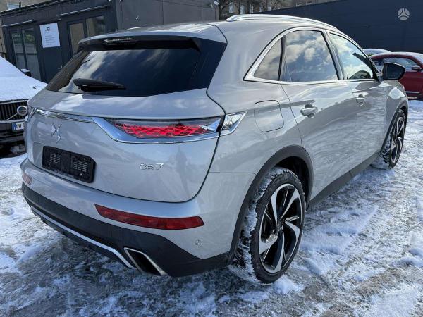 Pelēks DS 7 Crossback 2021 Viļņa, ar dzinēja tilpumu 1.60 L un nobraukumu 60 tūkst. km par 25700 €, foto 4 vietnē AUTOMOTO.COM.LV