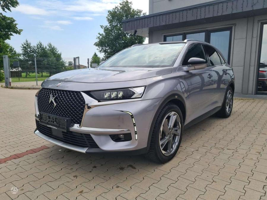 Grey DS 7 Crossback 2021 in Siauliai, with an engine capacity of 1.60 L and mileage of 145 thousand km for 20558 €, photo 3 on AUTOMOTO.COM.LV