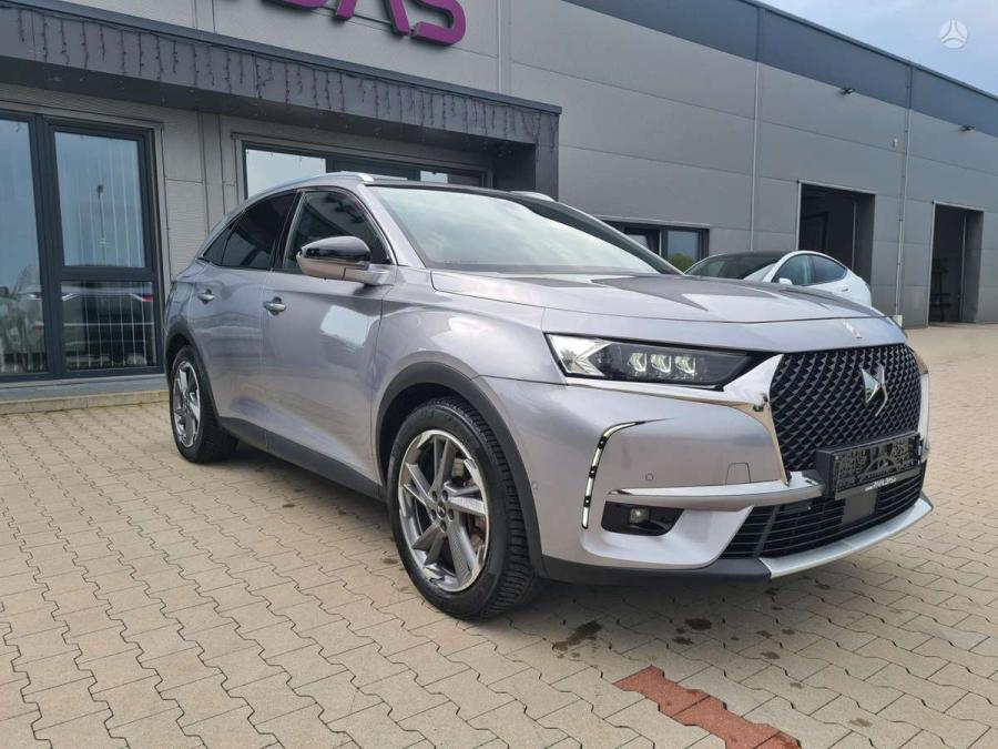 Grey DS 7 Crossback 2021 in Siauliai, with an engine capacity of 1.60 L and mileage of 145 thousand km for 20558 €, photo 4 on AUTOMOTO.COM.LV