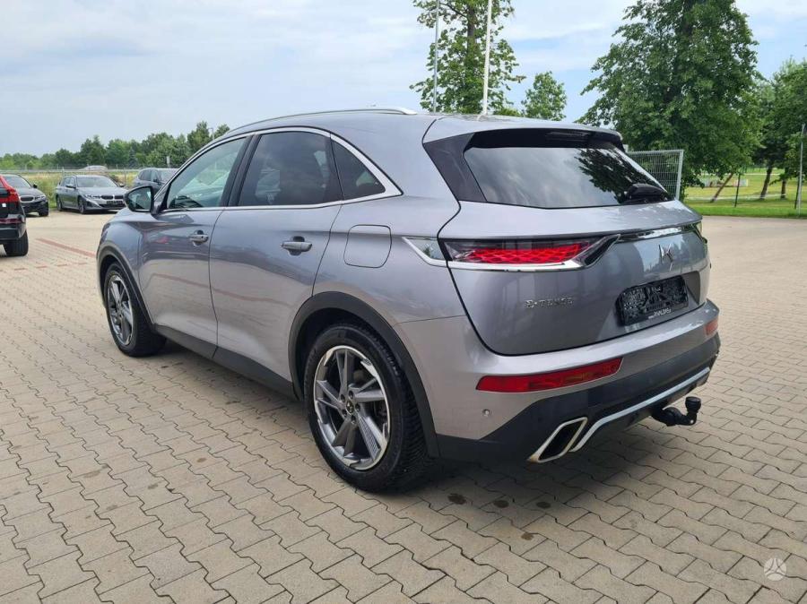 Grey DS 7 Crossback 2021 in Siauliai, with an engine capacity of 1.60 L and mileage of 145 thousand km for 20558 €, photo 7 on AUTOMOTO.COM.LV