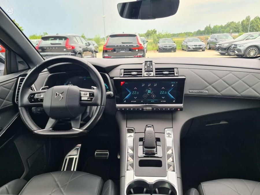 Grey DS 7 Crossback 2021 in Siauliai, with an engine capacity of 1.60 L and mileage of 145 thousand km for 20558 €, photo 15 on AUTOMOTO.COM.LV