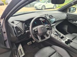 Grey DS 7 Crossback 2021 in Siauliai, with an engine capacity of 1.60 L and mileage of 145 thousand km for 20558 €, photo 16 on AUTOMOTO.COM.LV