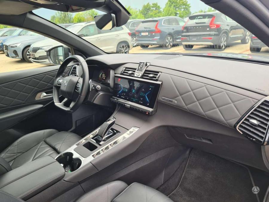 Grey DS 7 Crossback 2021 in Siauliai, with an engine capacity of 1.60 L and mileage of 145 thousand km for 20558 €, photo 19 on AUTOMOTO.COM.LV