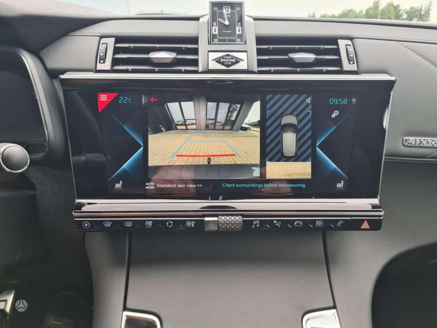 Grey DS 7 Crossback 2021 in Siauliai, with an engine capacity of 1.60 L and mileage of 145 thousand km for 20558 €, photo 28 on AUTOMOTO.COM.LV