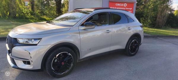 Grey DS 7 Crossback 2021 in Taurage, with an engine capacity of 1.20 L and mileage of 62 thousand km for 15800 €, photo 3 on AUTOMOTO.COM.LV