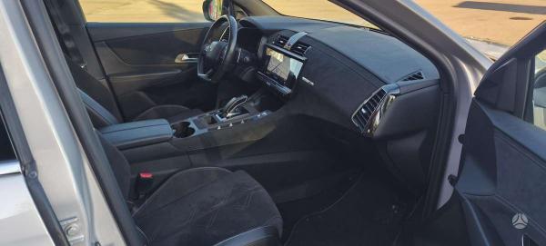Grey DS 7 Crossback 2021 in Taurage, with an engine capacity of 1.20 L and mileage of 62 thousand km for 15800 €, photo 9 on AUTOMOTO.COM.LV