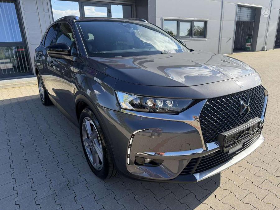 Grey DS 7 Crossback 2021 in Siauliai, with an engine capacity of 1.60 L and mileage of 62 thousand km for 23990 €, photo 6 on AUTOMOTO.COM.LV